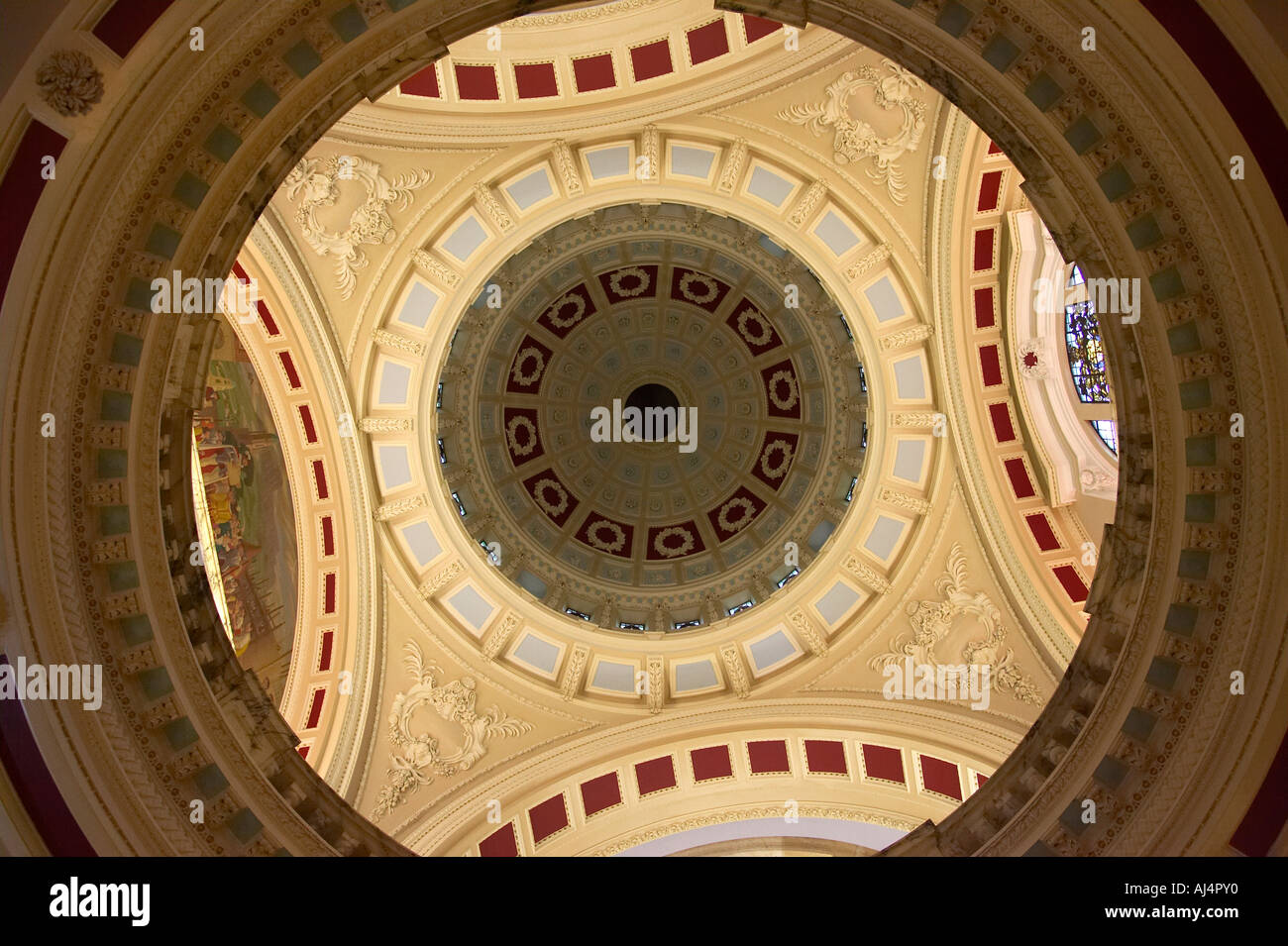 Whispering gallery hi-res stock photography and images - Alamy