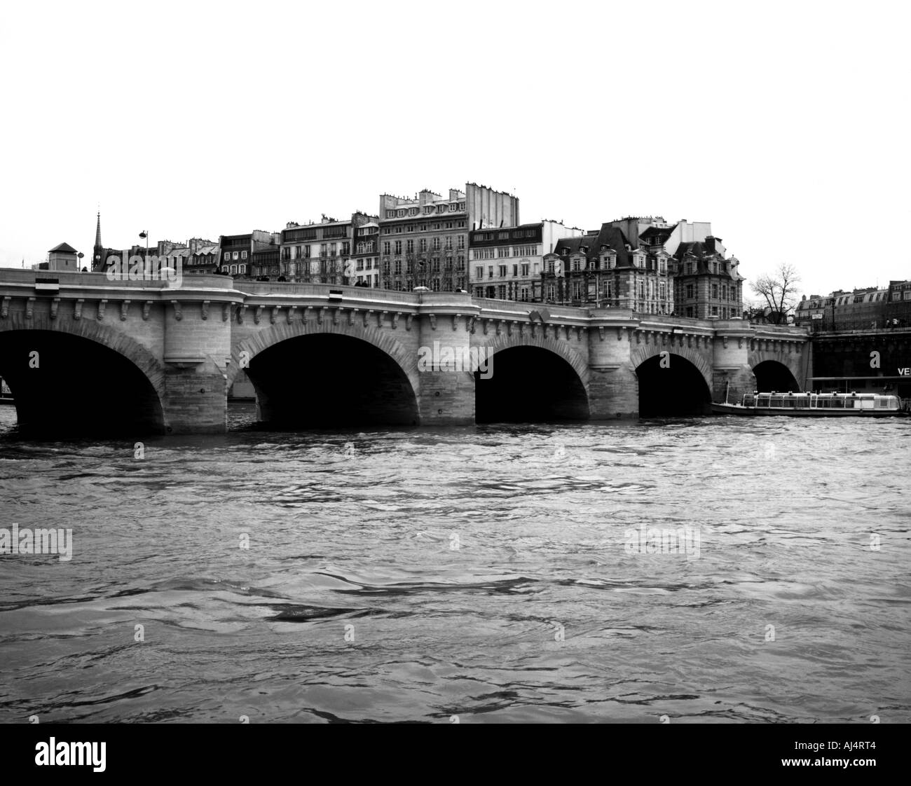 Old seine bridge Black and White Stock Photos & Images - Alamy