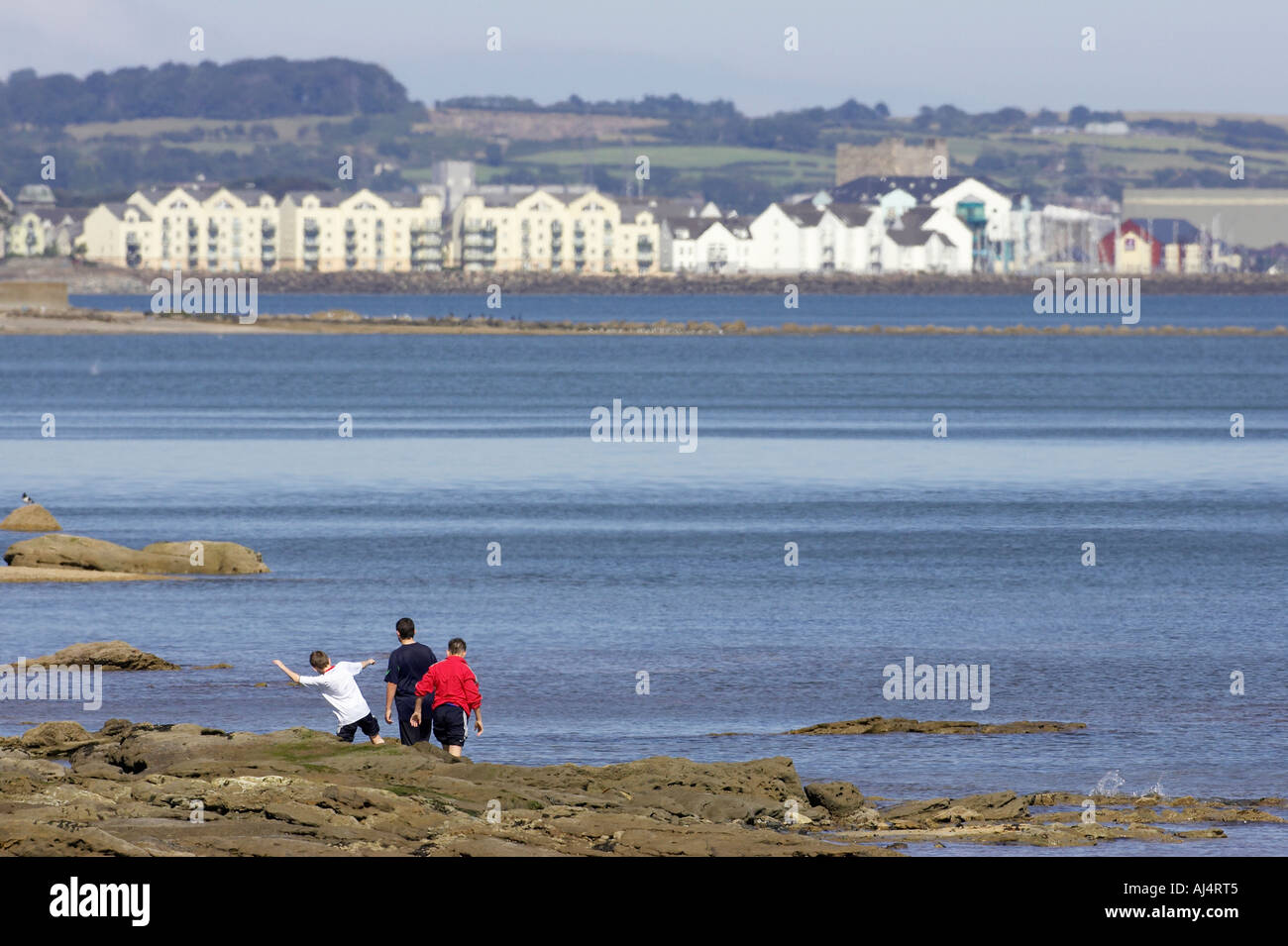 Children throwing rocks hi-res stock photography and images - Alamy