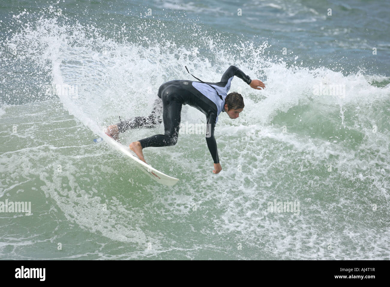 Rides a wave hi-res stock photography and images - Alamy