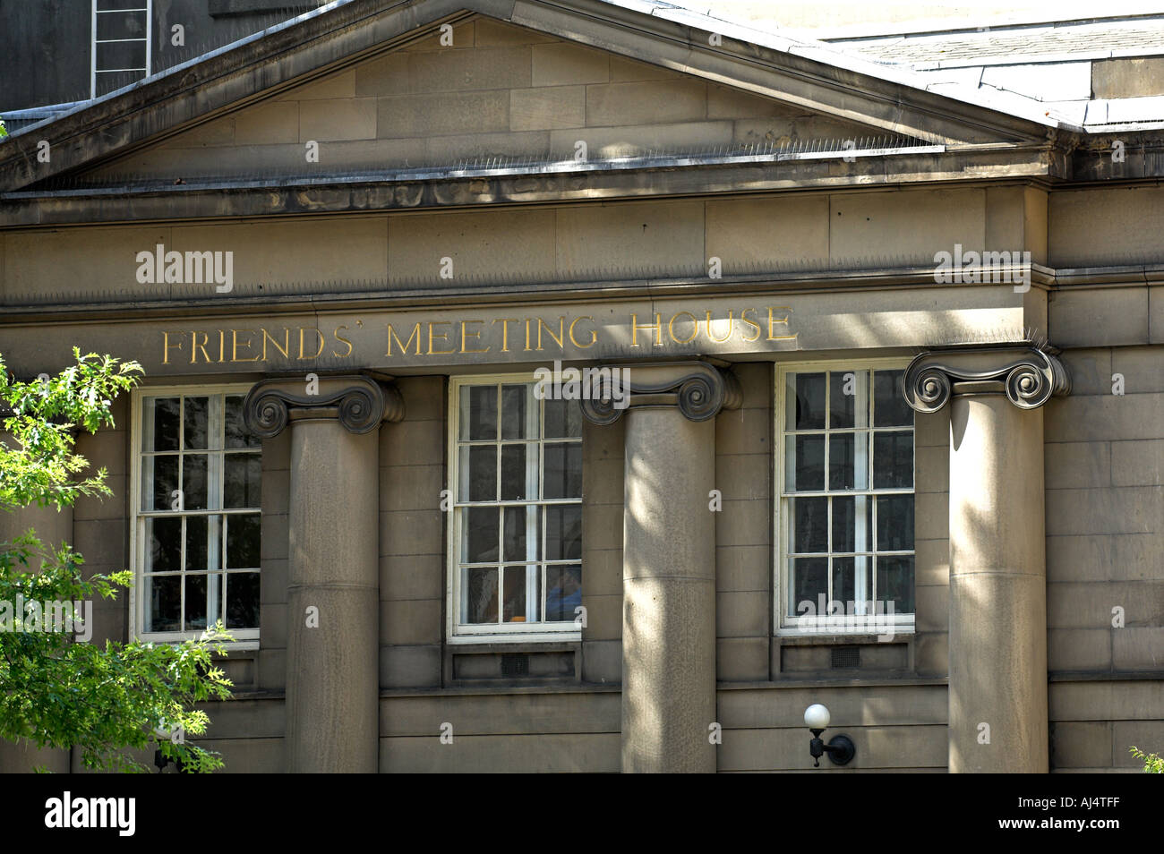 Quakers house hi-res stock photography and images - Alamy