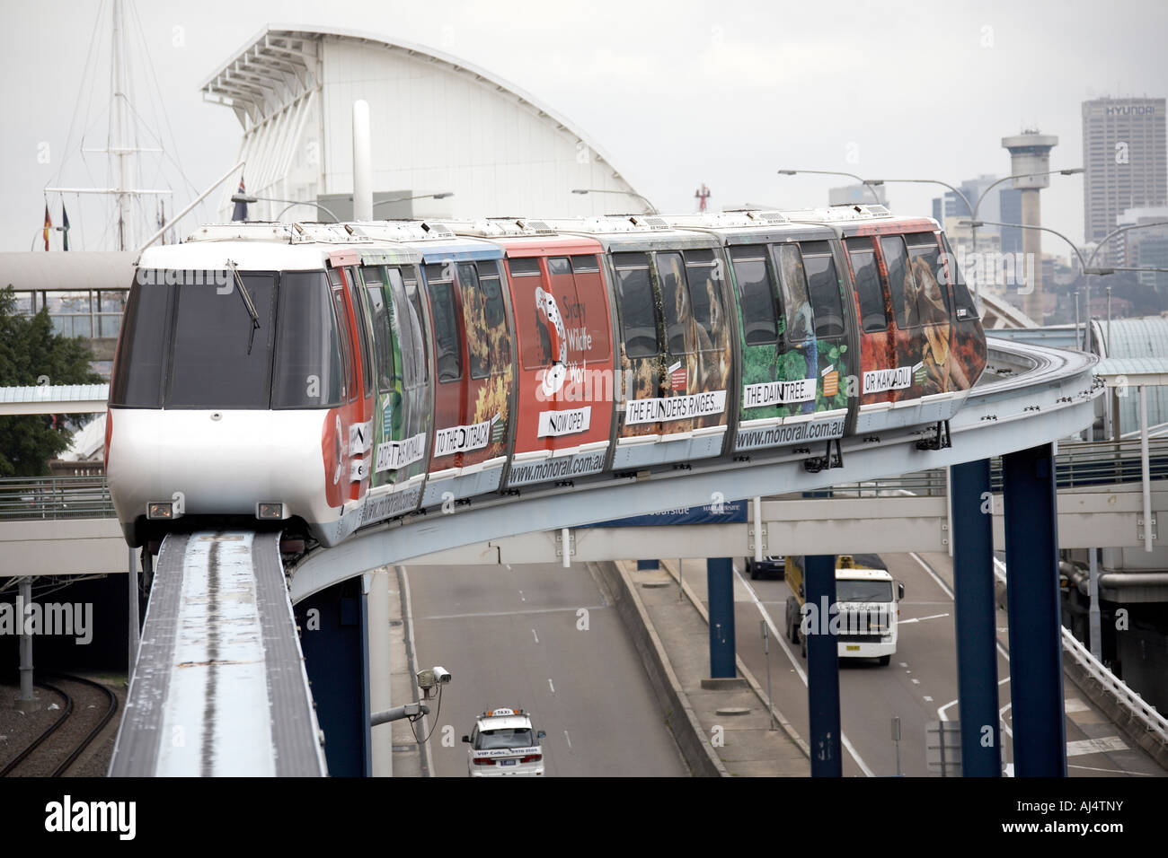 Sydney monorail in darling harbour hi-res stock photography and images ...