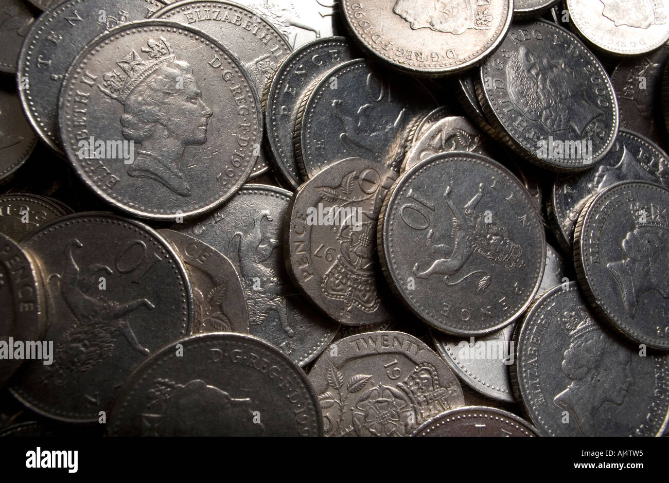 Silver pound coins hi-res stock photography and images - Alamy