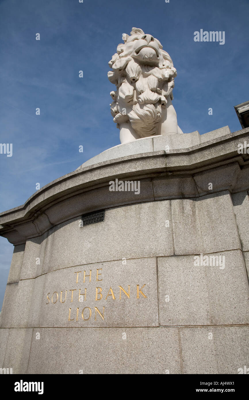South bank lion hi-res stock photography and images - Alamy