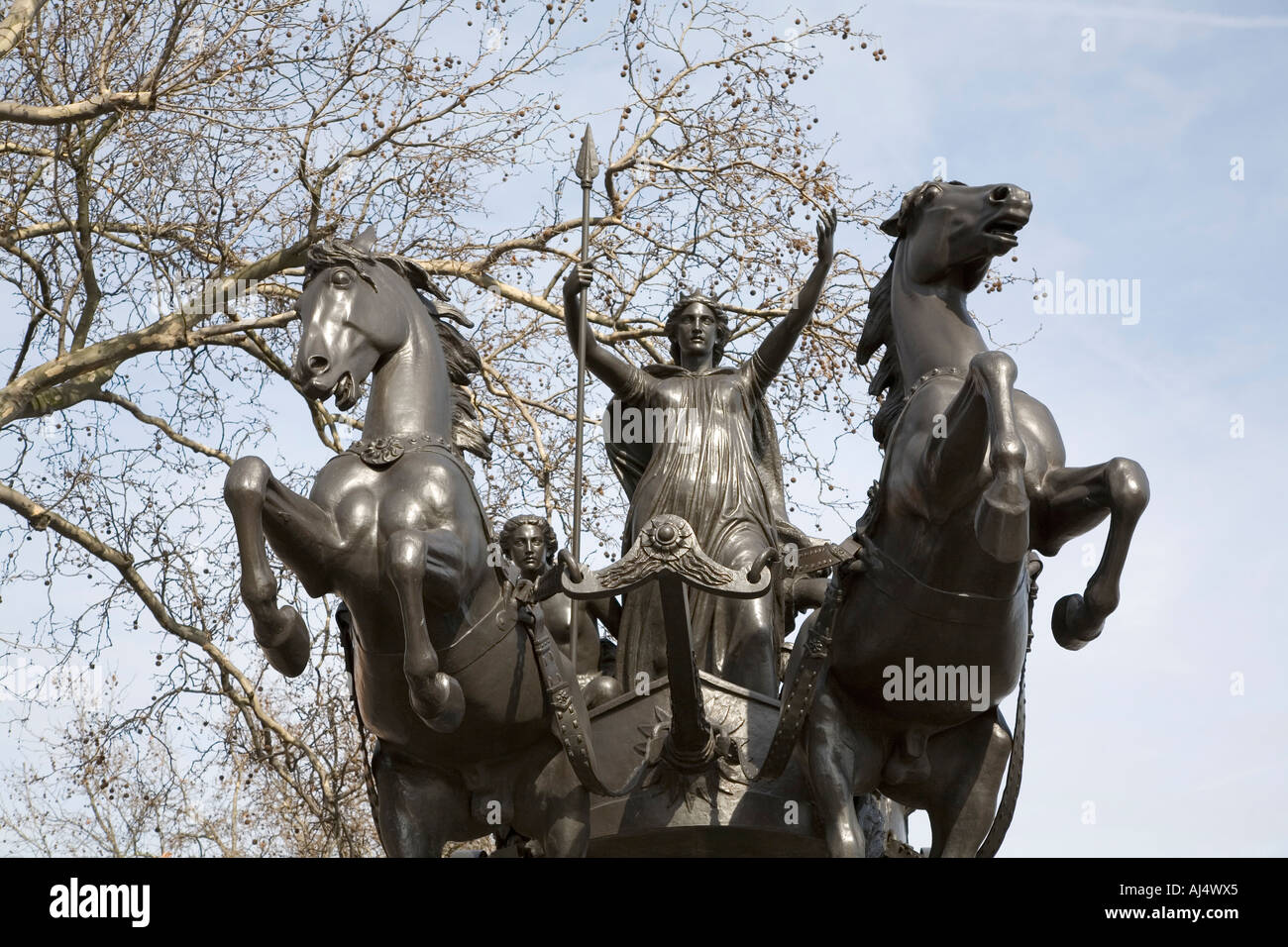 Boudicca statue westminster bridge hi-res stock photography and images ...
