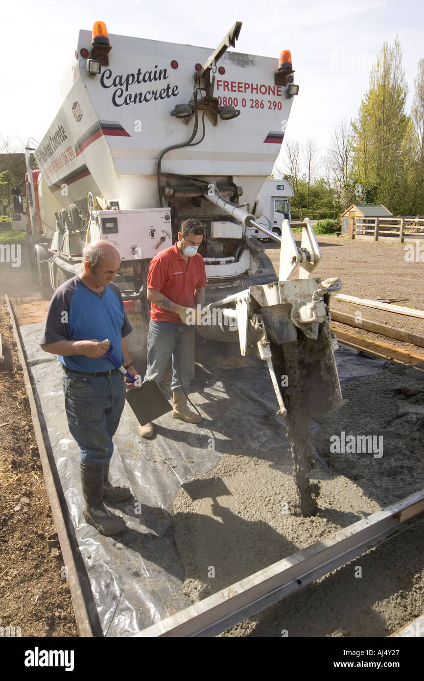 Foundations building hi-res stock photography and images - Alamy