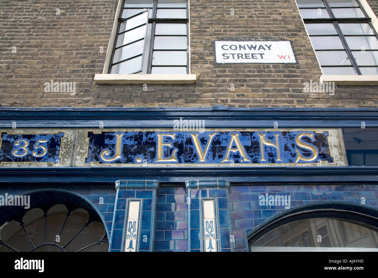 Fitzrovia Street High Resolution Stock Photography and Images - Alamy