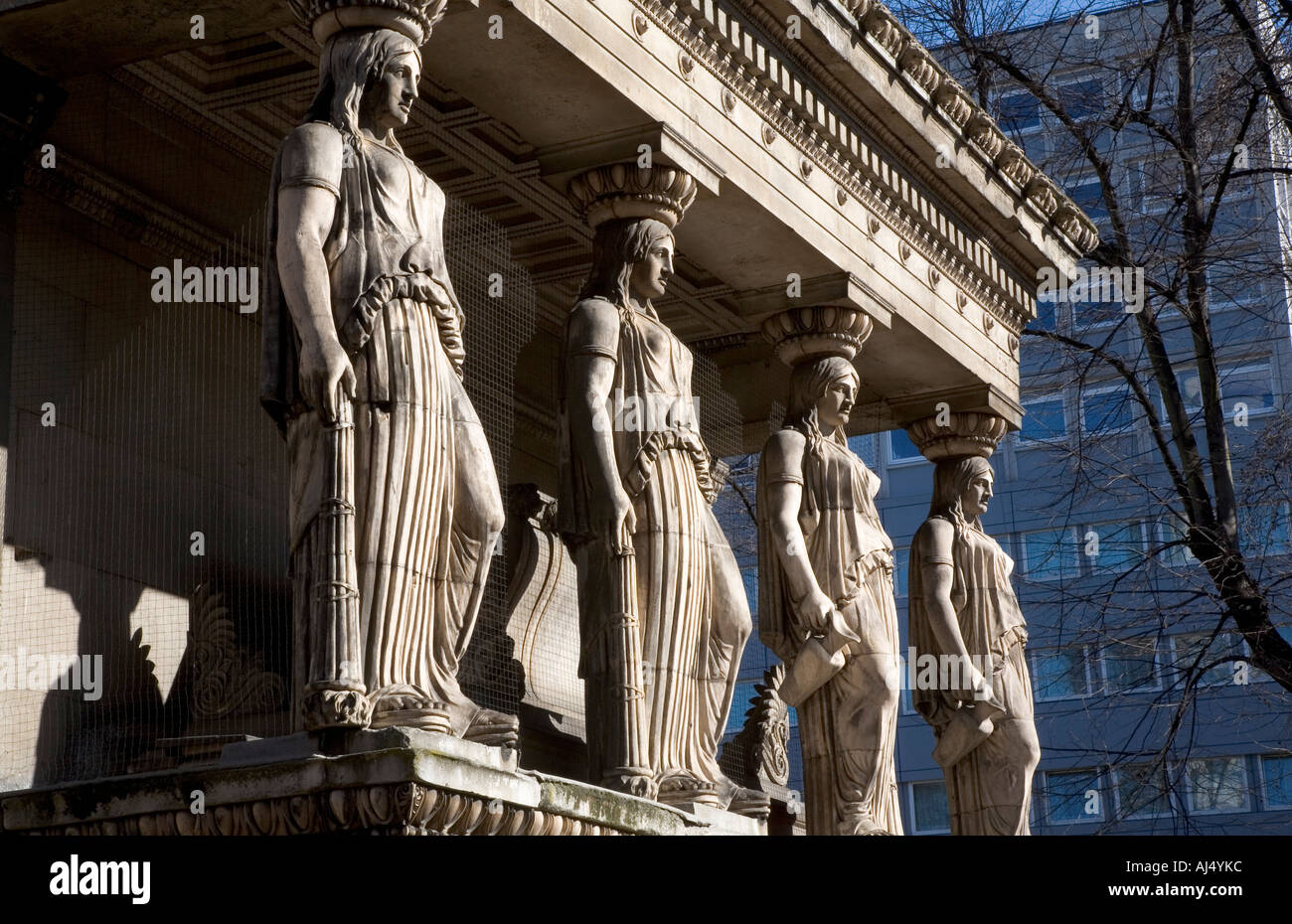 Caryatids st pancras hi-res stock photography and images - Alamy