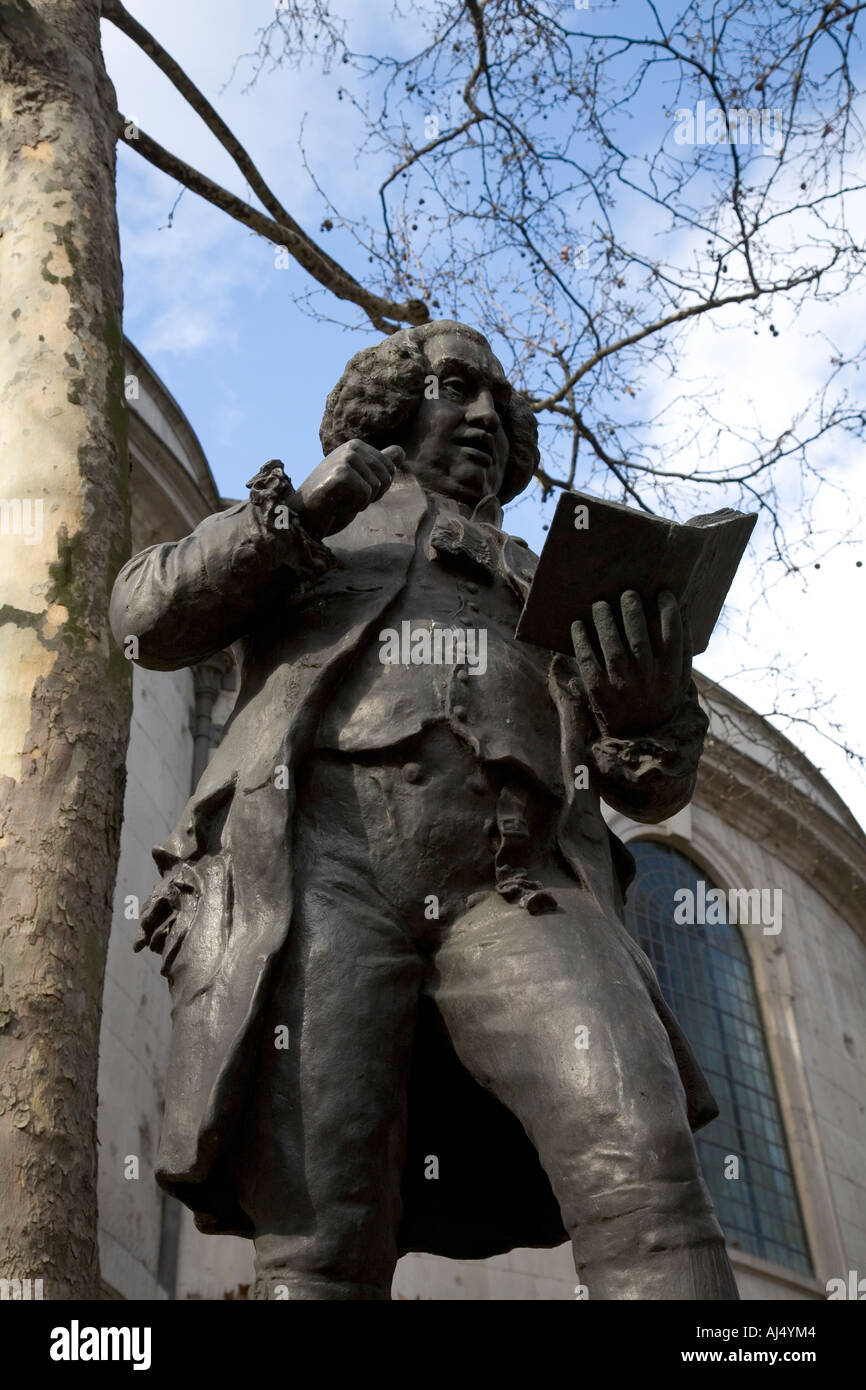 Statue of dr samuel johnson hi-res stock photography and images - Alamy