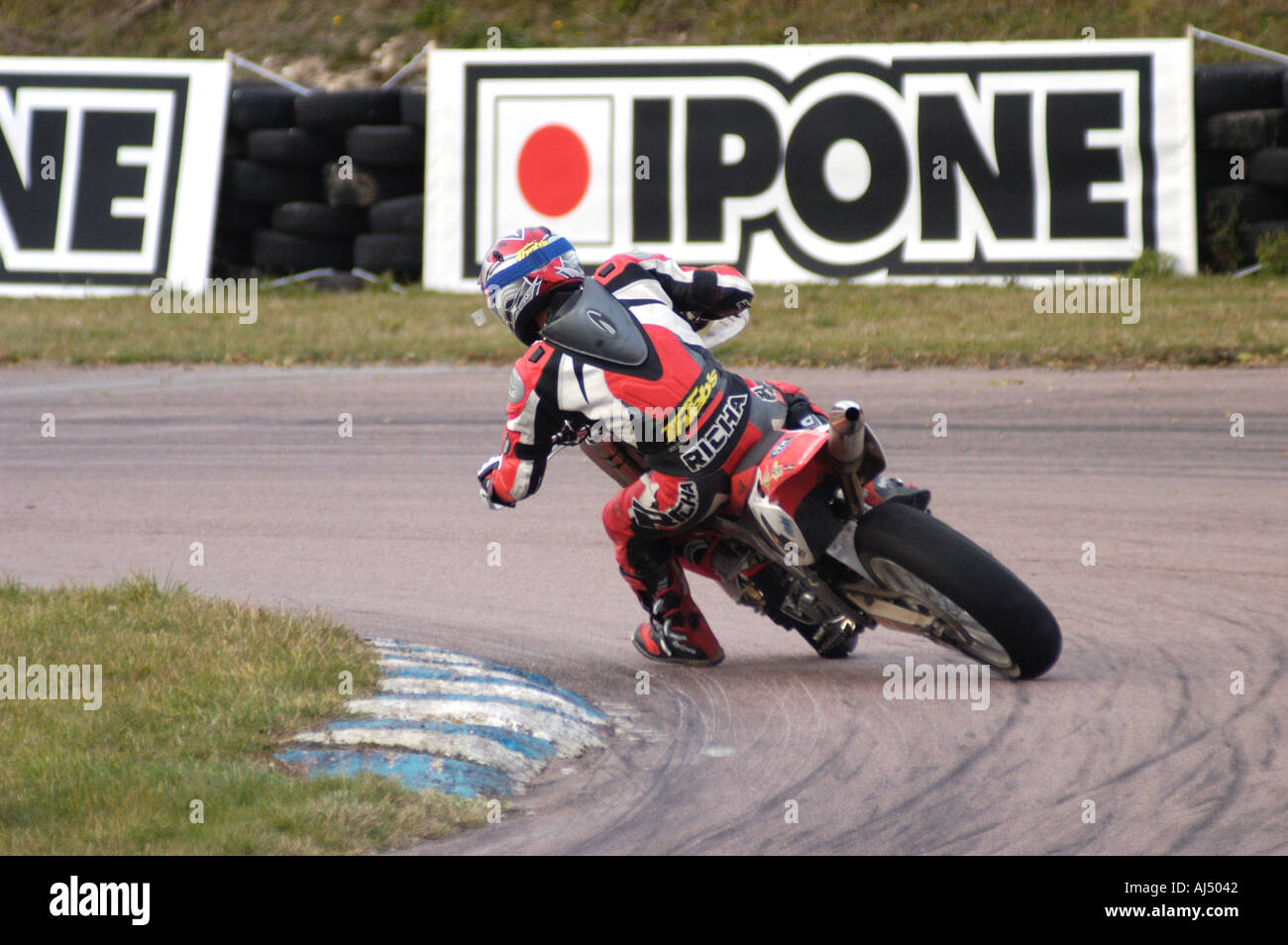 Supermotard European Championship racing at Lydden Hill Race Circuit ...