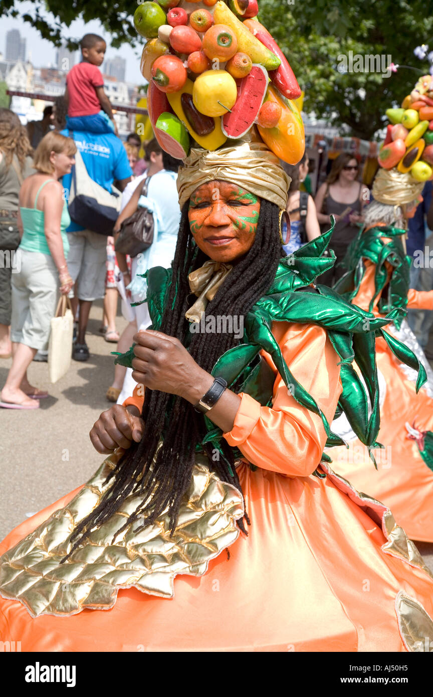 Cuban dancer street hi-res stock photography and images - Alamy
