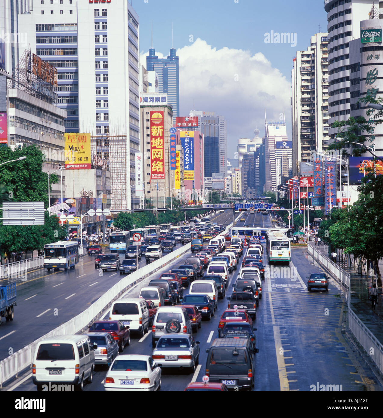 Streetscape traffic jam in city hi-res stock photography and images - Alamy