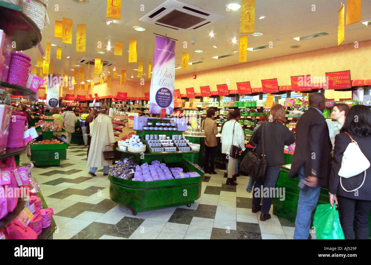 The Body Shop interior Oxford Street London June 2003 Stock Photo - Alamy