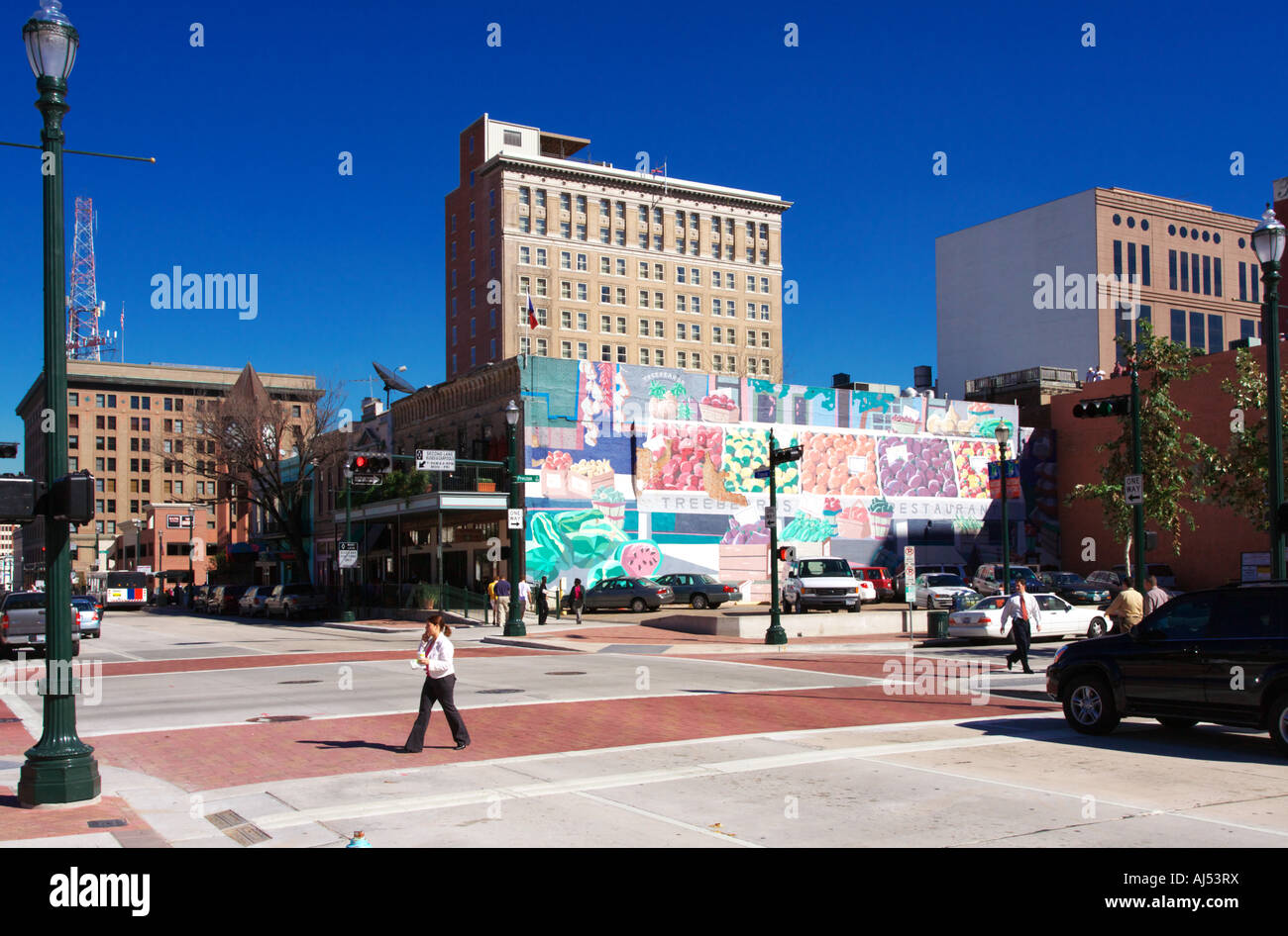 Downtown houston mural hi-res stock photography and images - Alamy