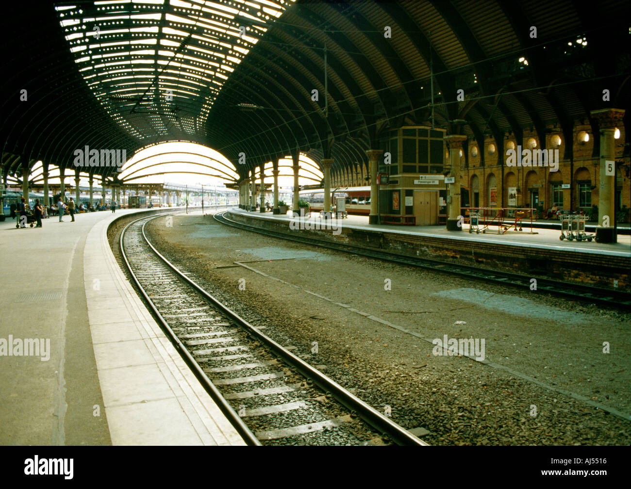 Angled roof line hi-res stock photography and images - Alamy