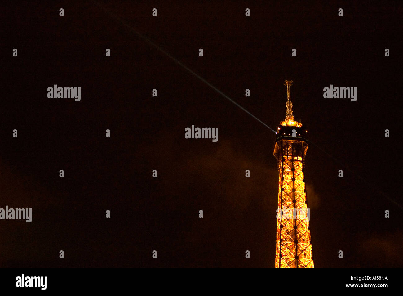 Eiffel tower top floor hi-res stock photography and images - Alamy