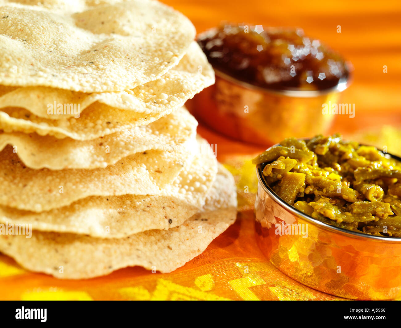 INDIAN PAPADAMS AND CHUTNEY Stock Photo - Alamy