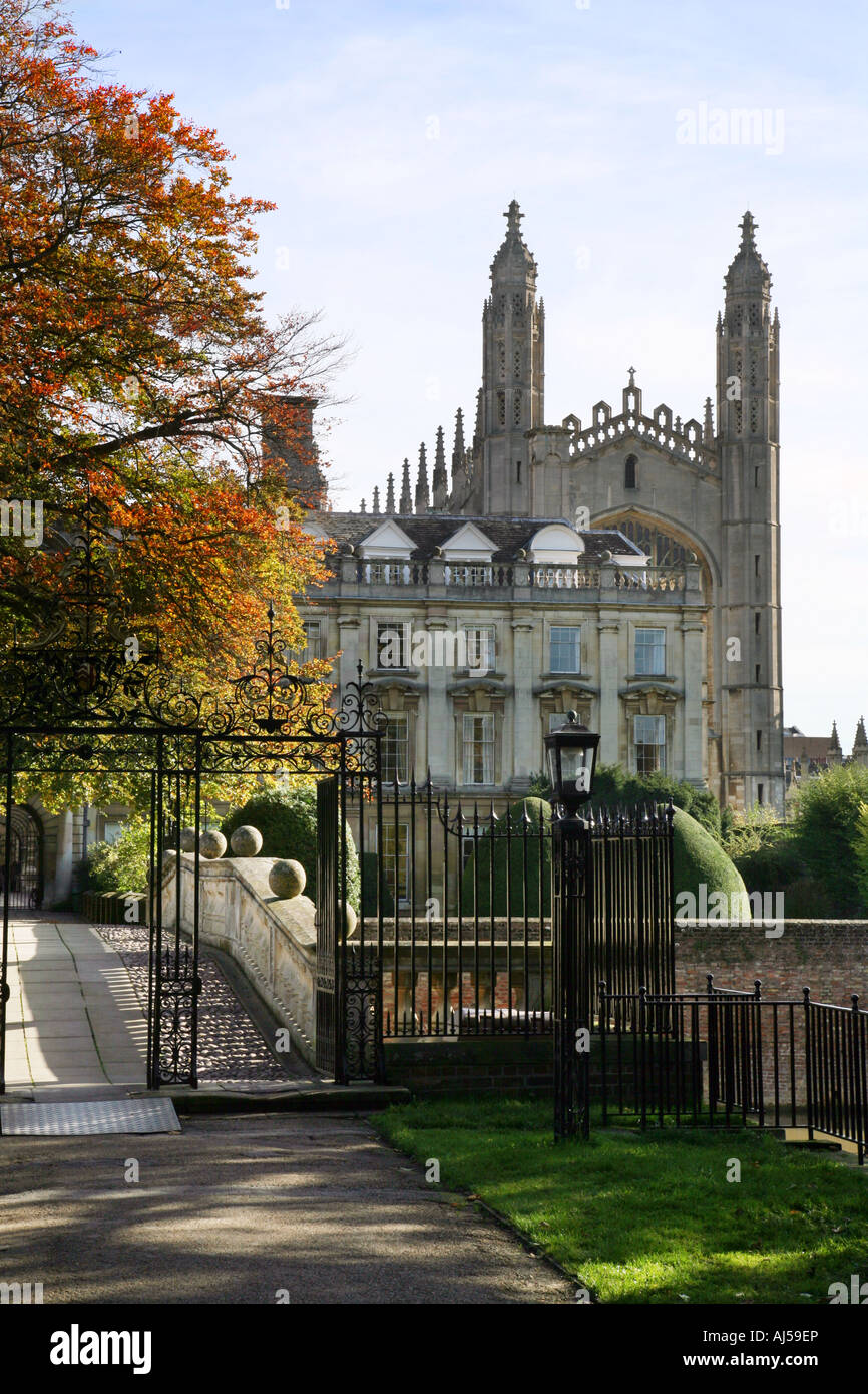 Clare College bridge, Clare College Old Court, and Kings College Chapel ...