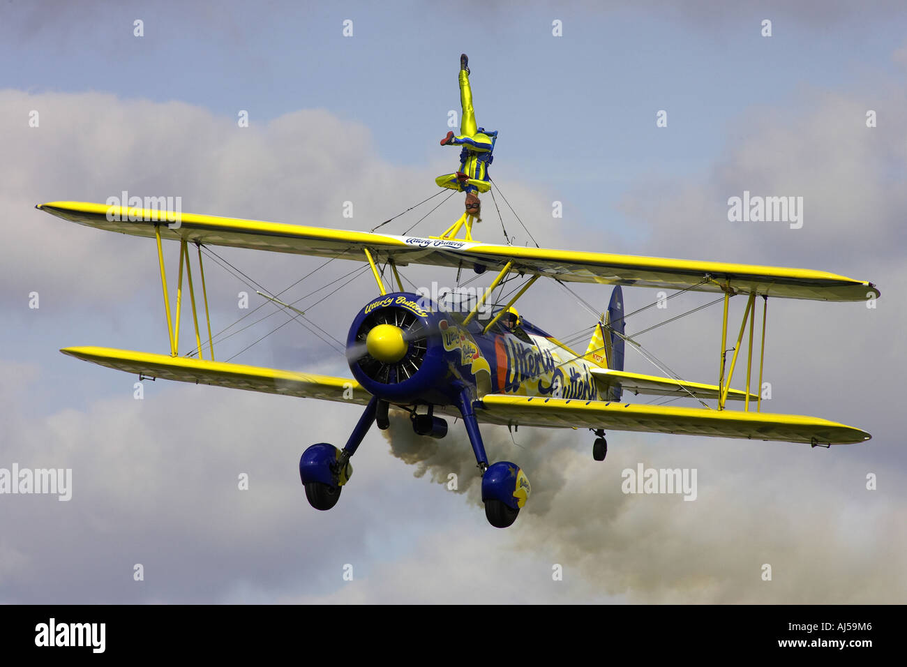 Wing walker hi-res stock photography and images - Alamy