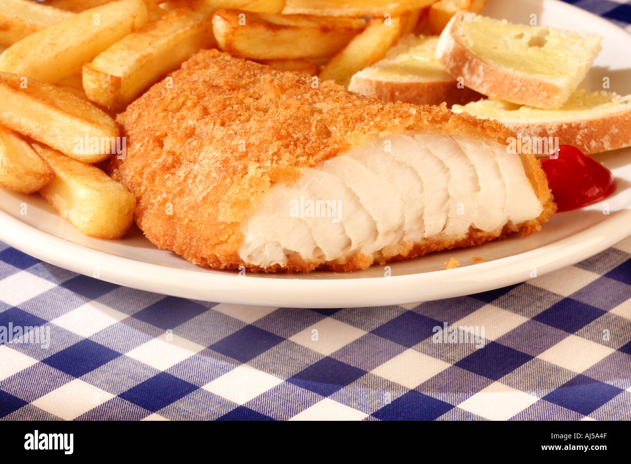 COD AND CHIPS / FRIES Stock Photo - Alamy