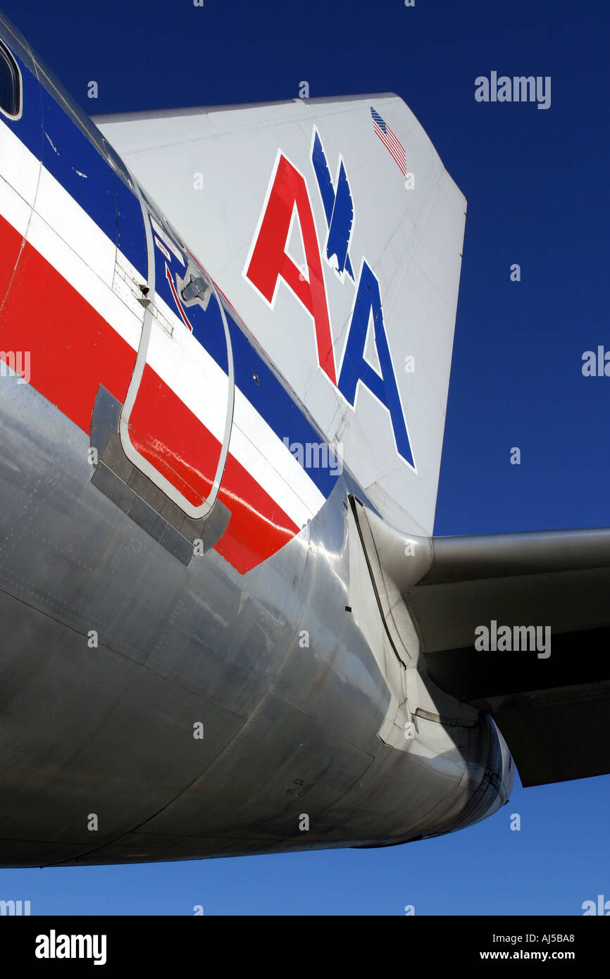 Delta airlines tail logo hi-res stock photography and images - Alamy