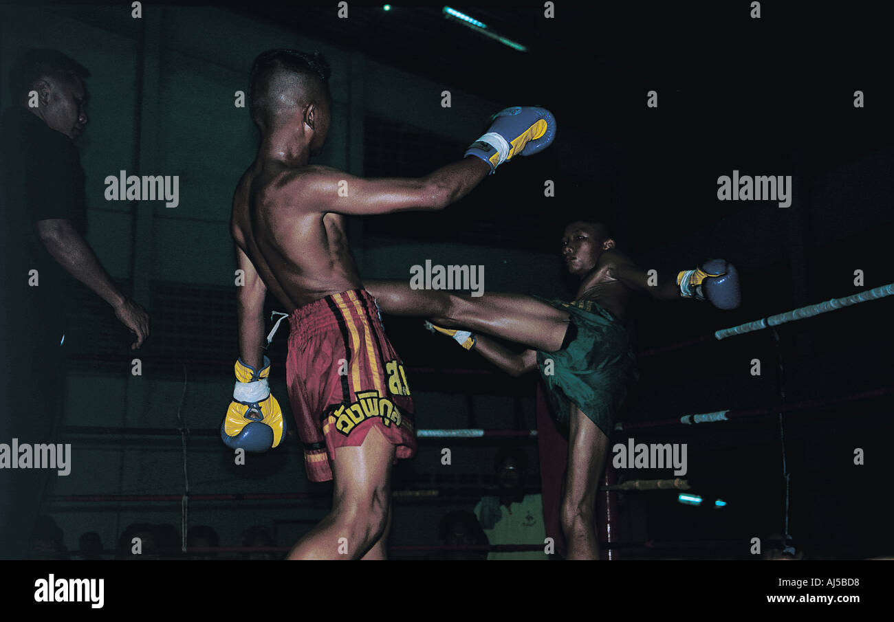 Muay thai boxing boys hi-res stock photography and images - Alamy