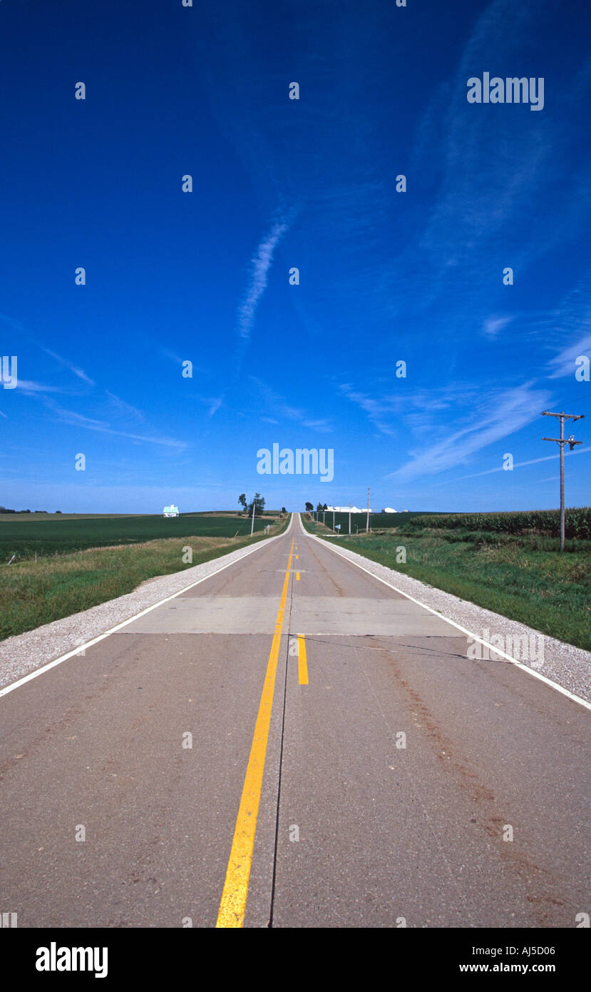 Two lane country road hi-res stock photography and images - Alamy