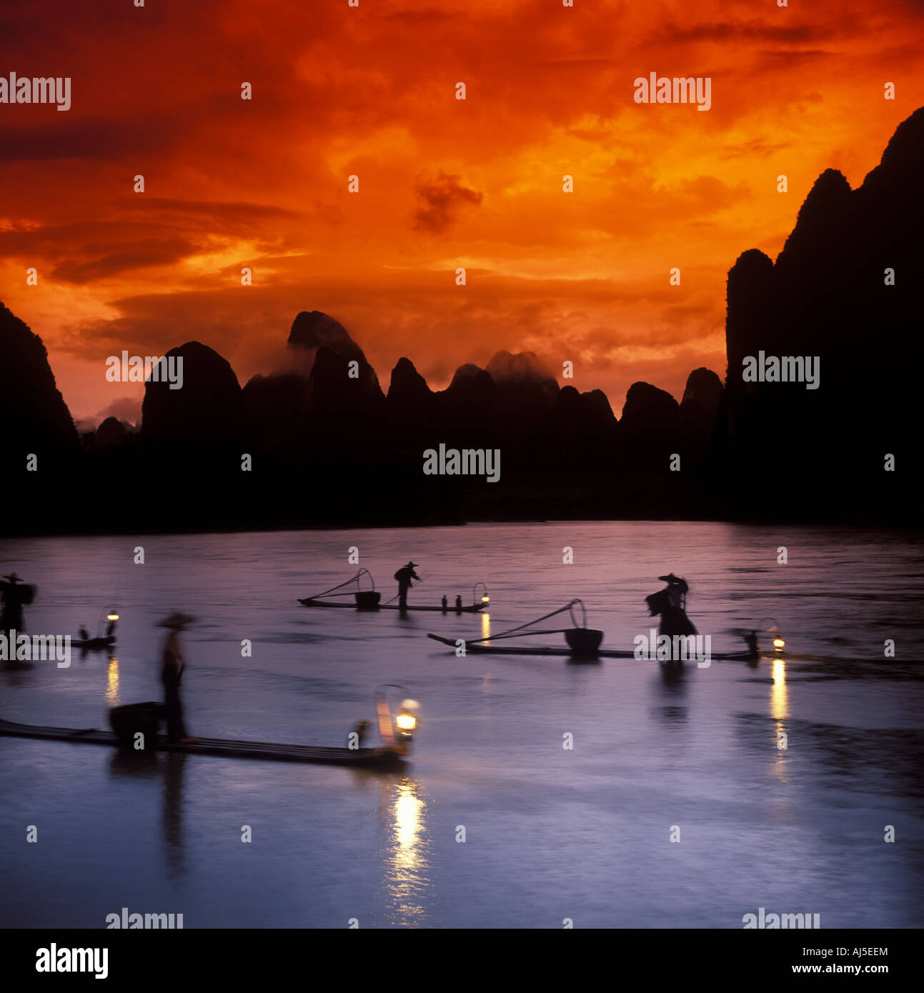 The sea of guilin hi-res stock photography and images - Alamy
