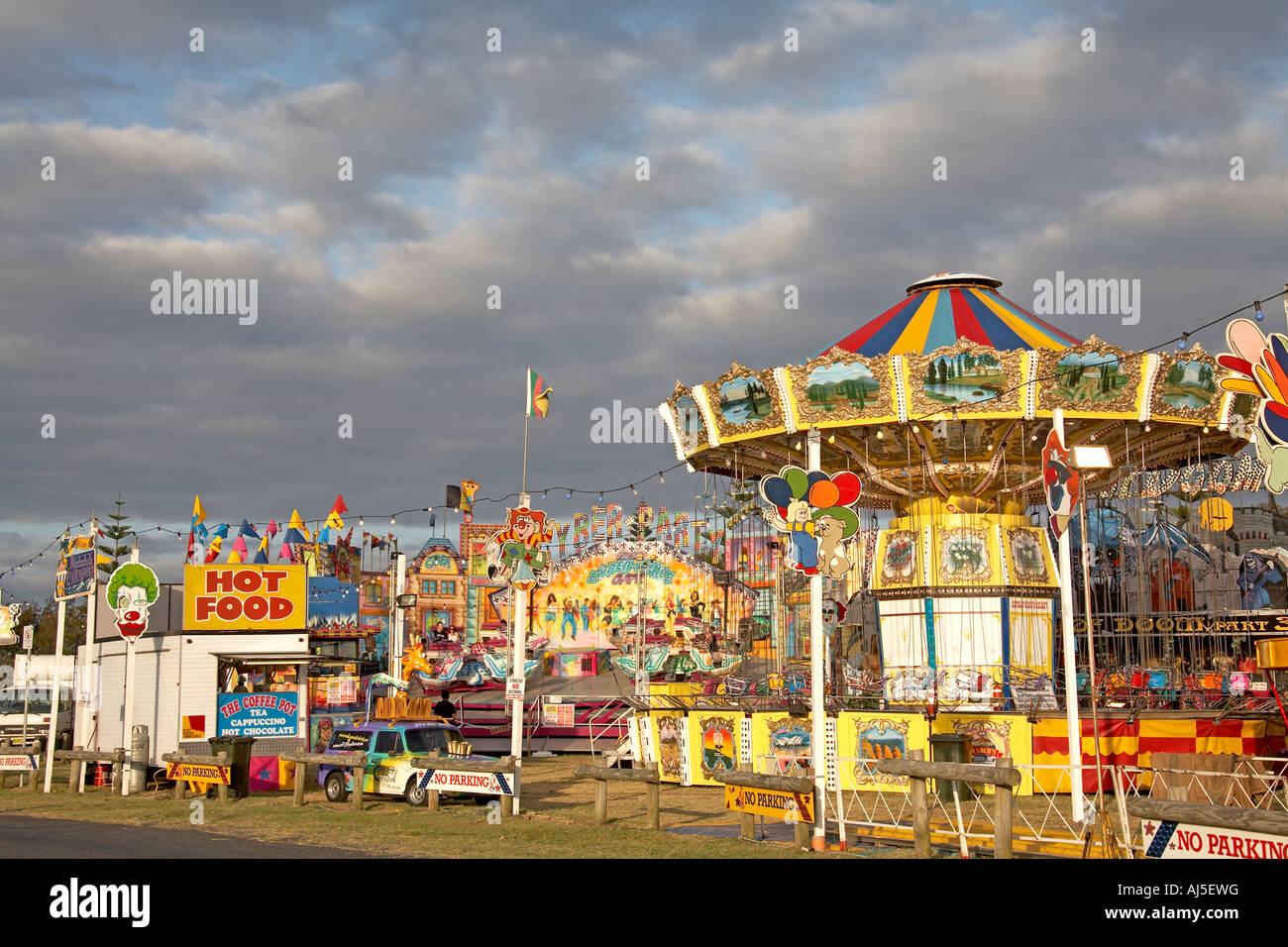 Funfair stalls hi-res stock photography and images - Alamy