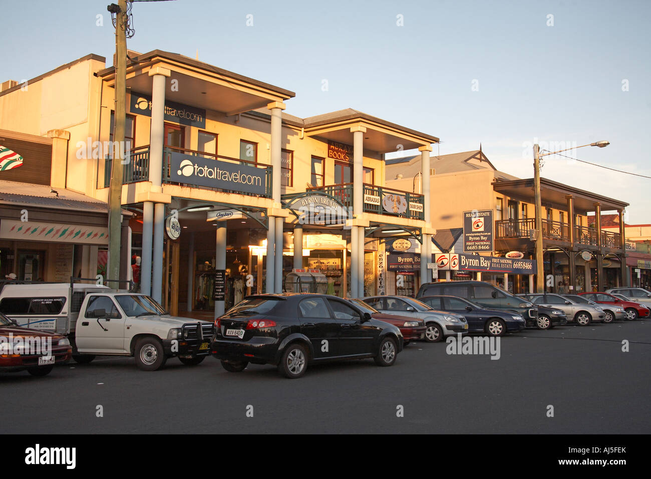 Colonial shops hi-res stock photography and images - Alamy