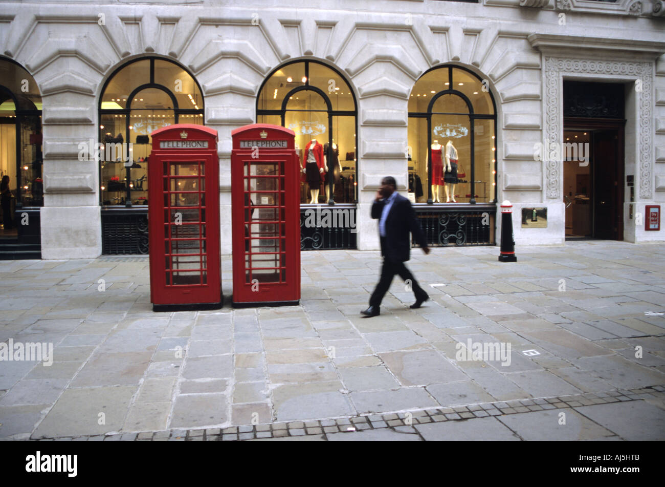 London city mobile phone hi-res stock photography and images - Alamy
