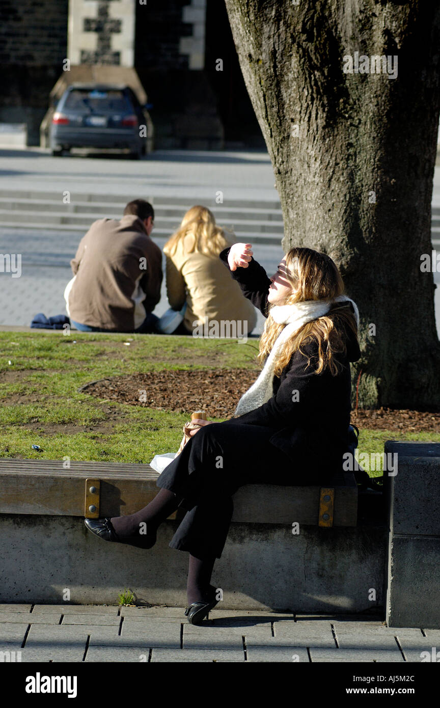 Lunch in park new hi-res stock photography and images - Alamy