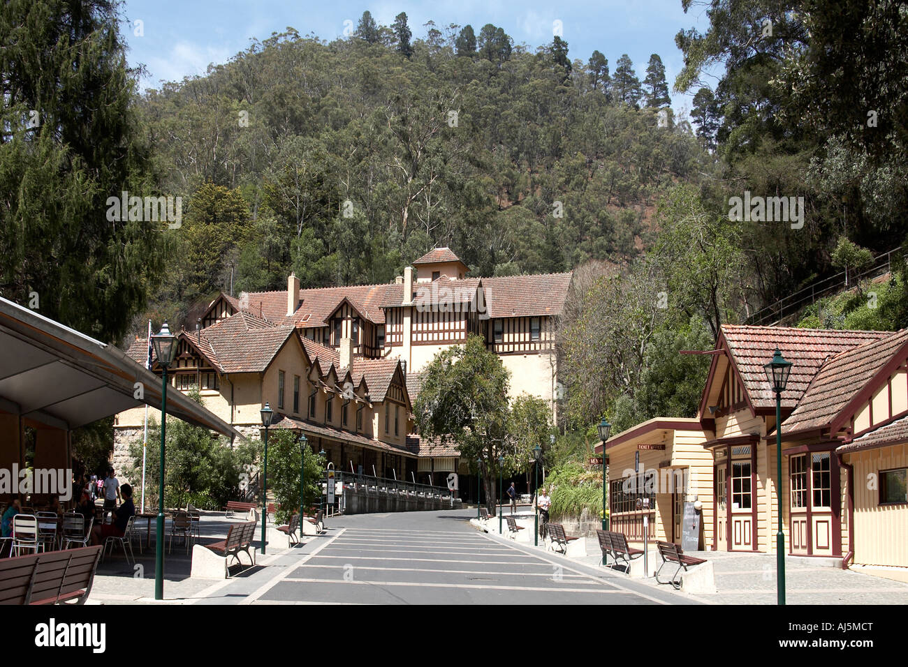 Caves House hotel at Jenolan Caves in Blue Mountains New South Wales ...