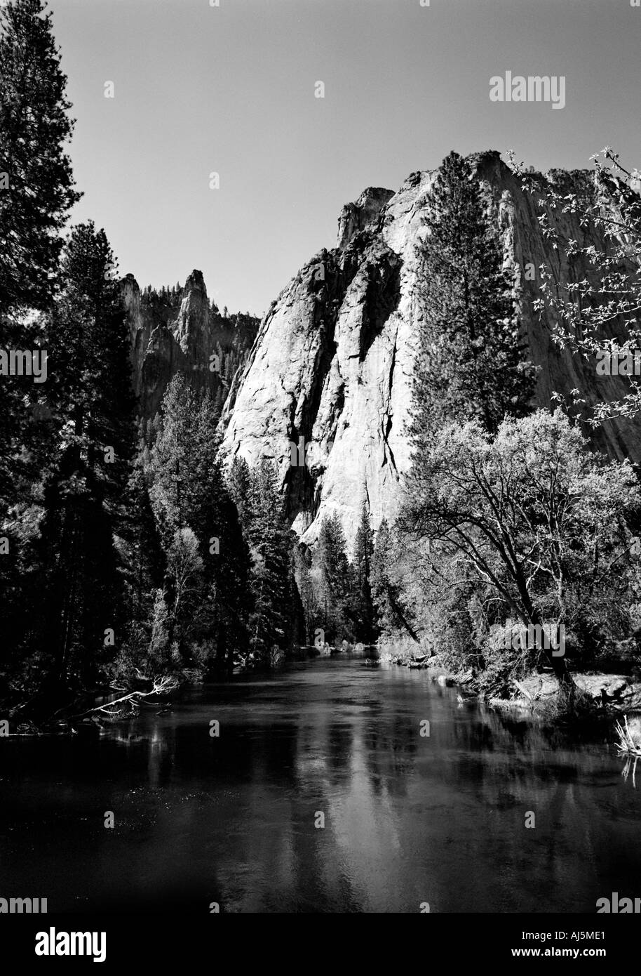 On merced river yosemite Black and White Stock Photos & Images - Alamy