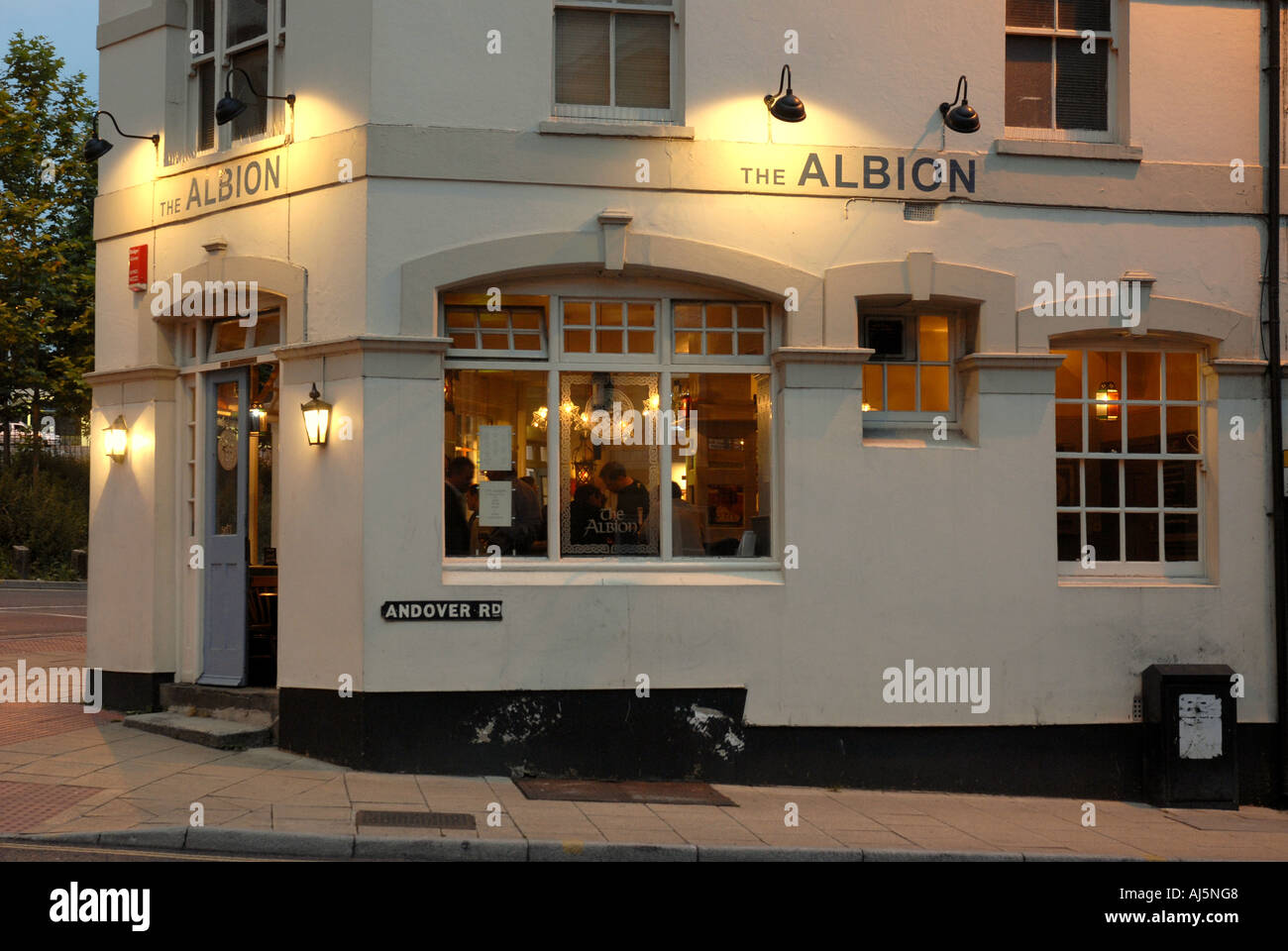 The Albion pub Winchester Hampshire Stock Photo - Alamy
