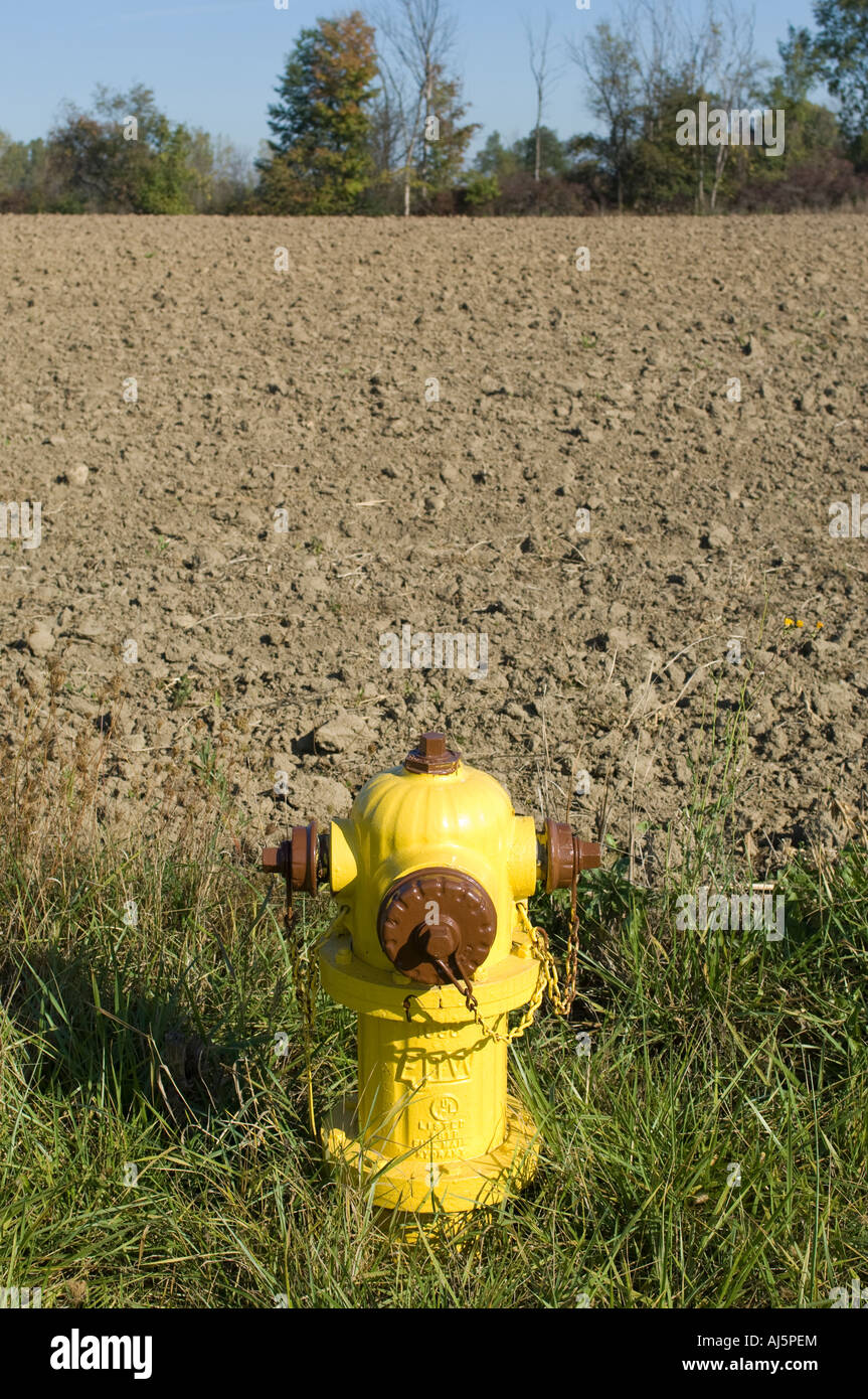 Fire plug hi-res stock photography and images - Alamy