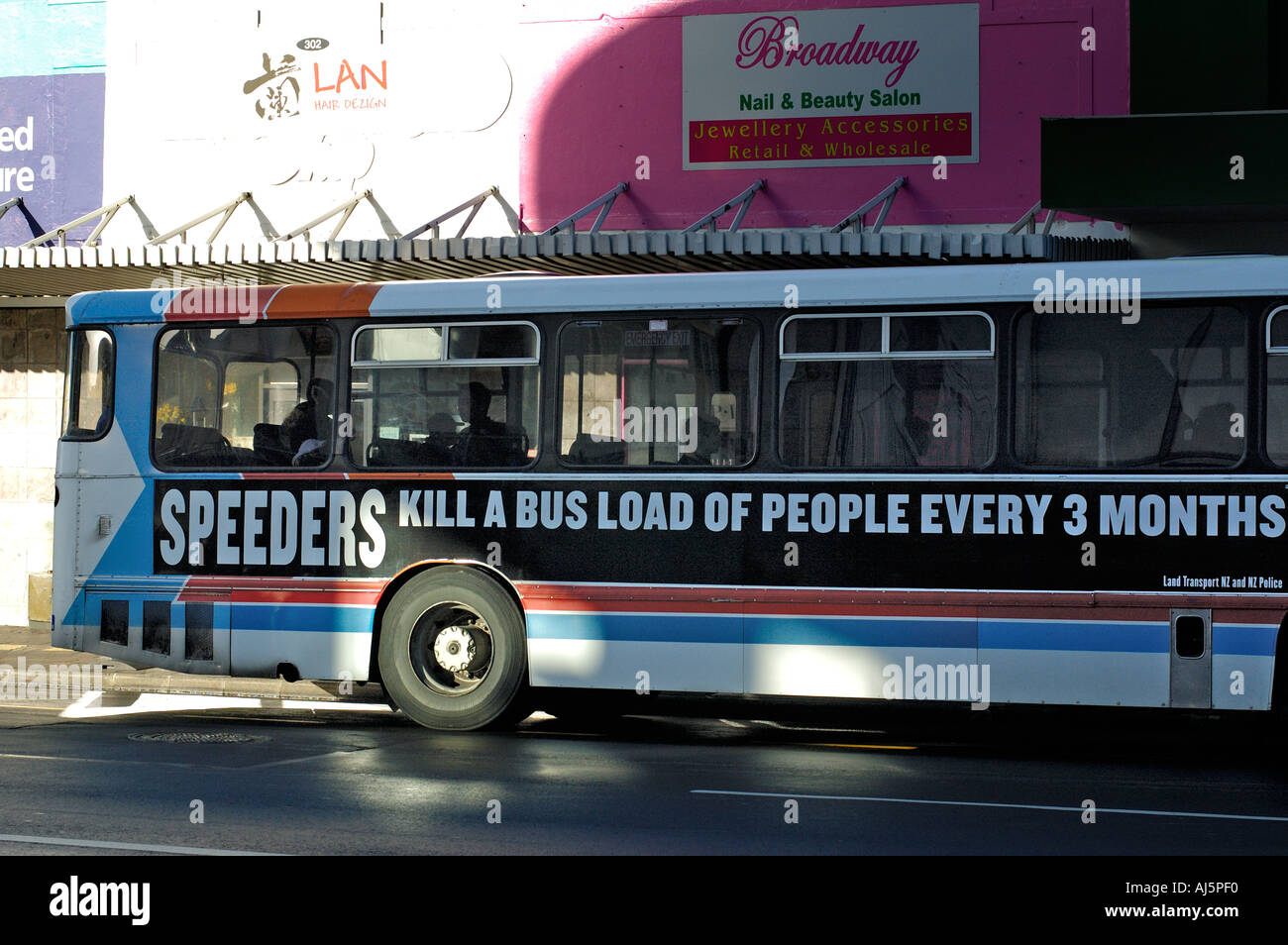 New Zealand Auckland Speeders kill a bus load of people every 3 months ...