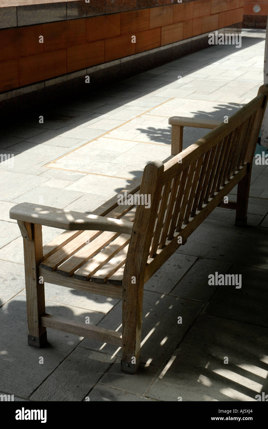 Park bench in the City of London Stock Photo - Alamy
