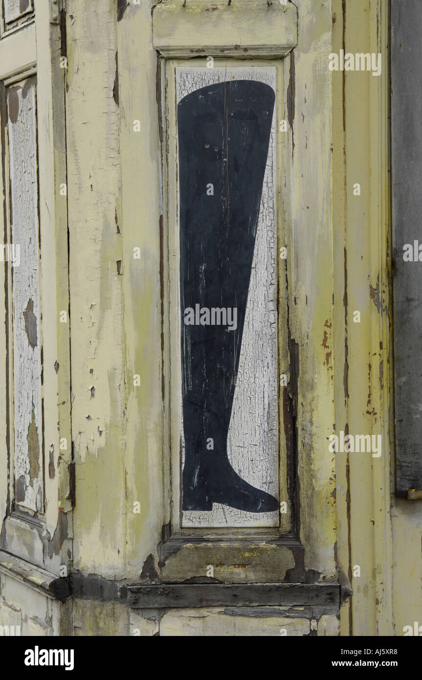 Old french shoe shop hi-res stock photography and images - Alamy