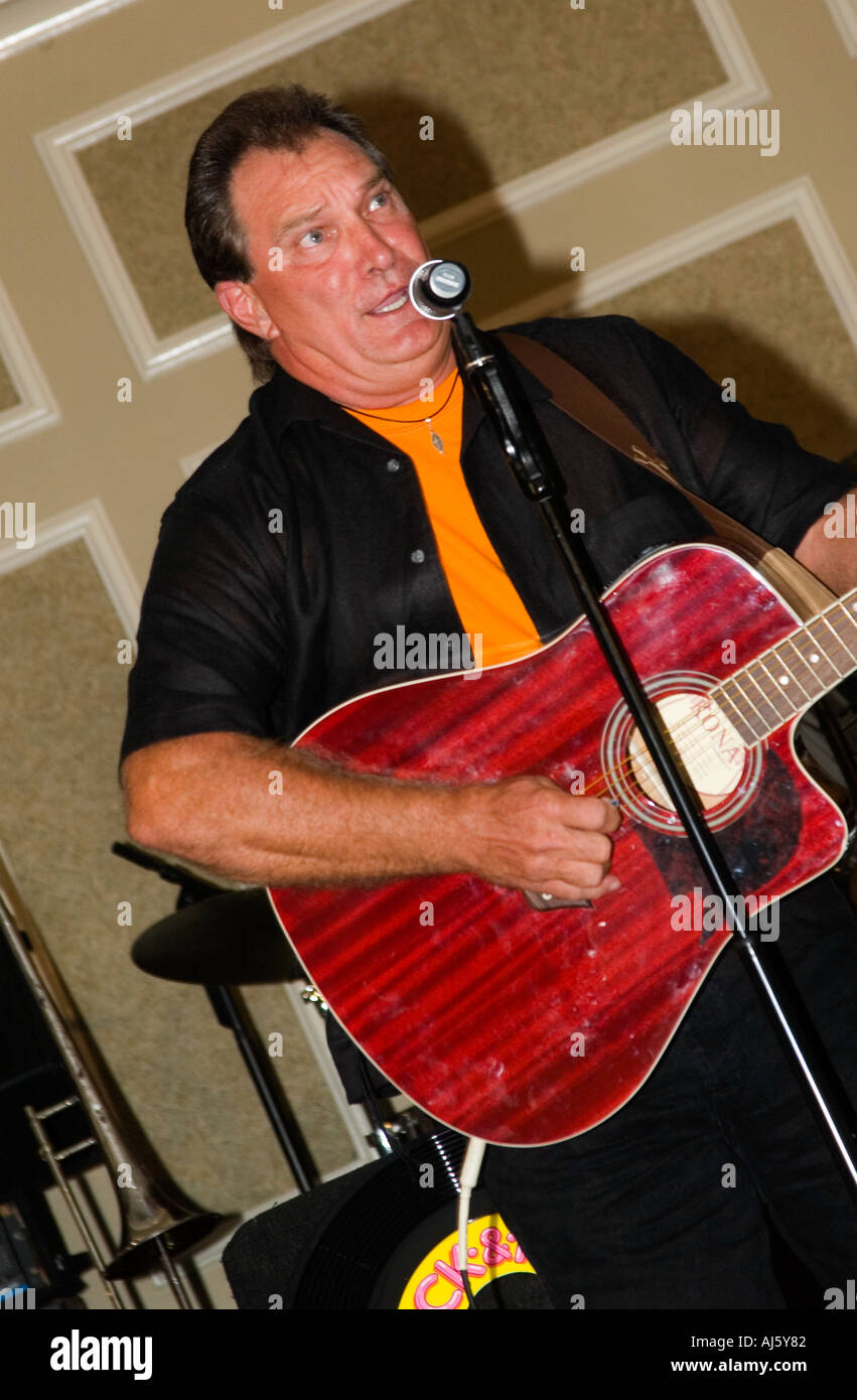 Country music star Leon Everette Stock Photo - Alamy