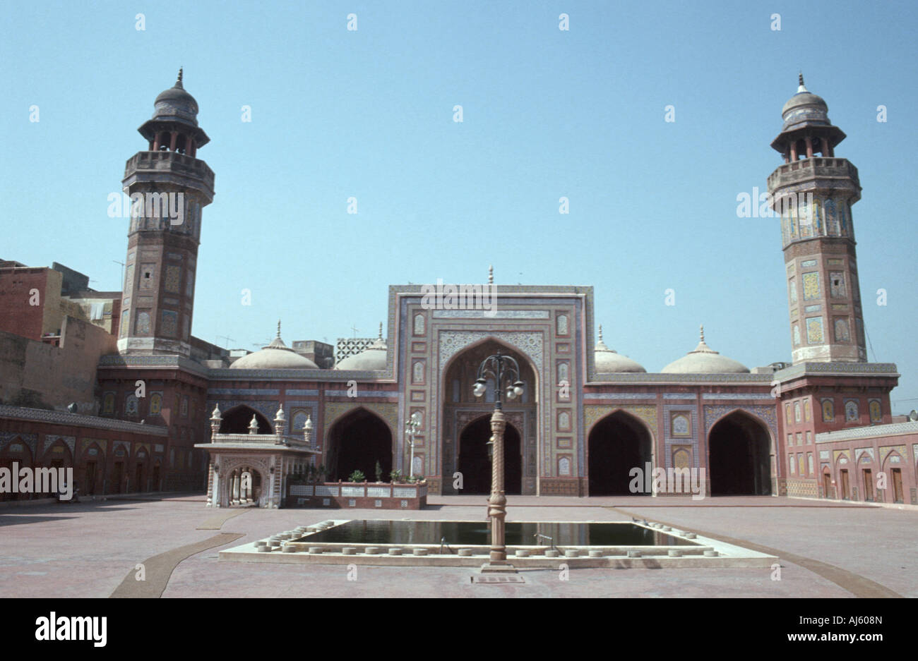 Pakistan Lahore Mosque Stock Photo - Alamy