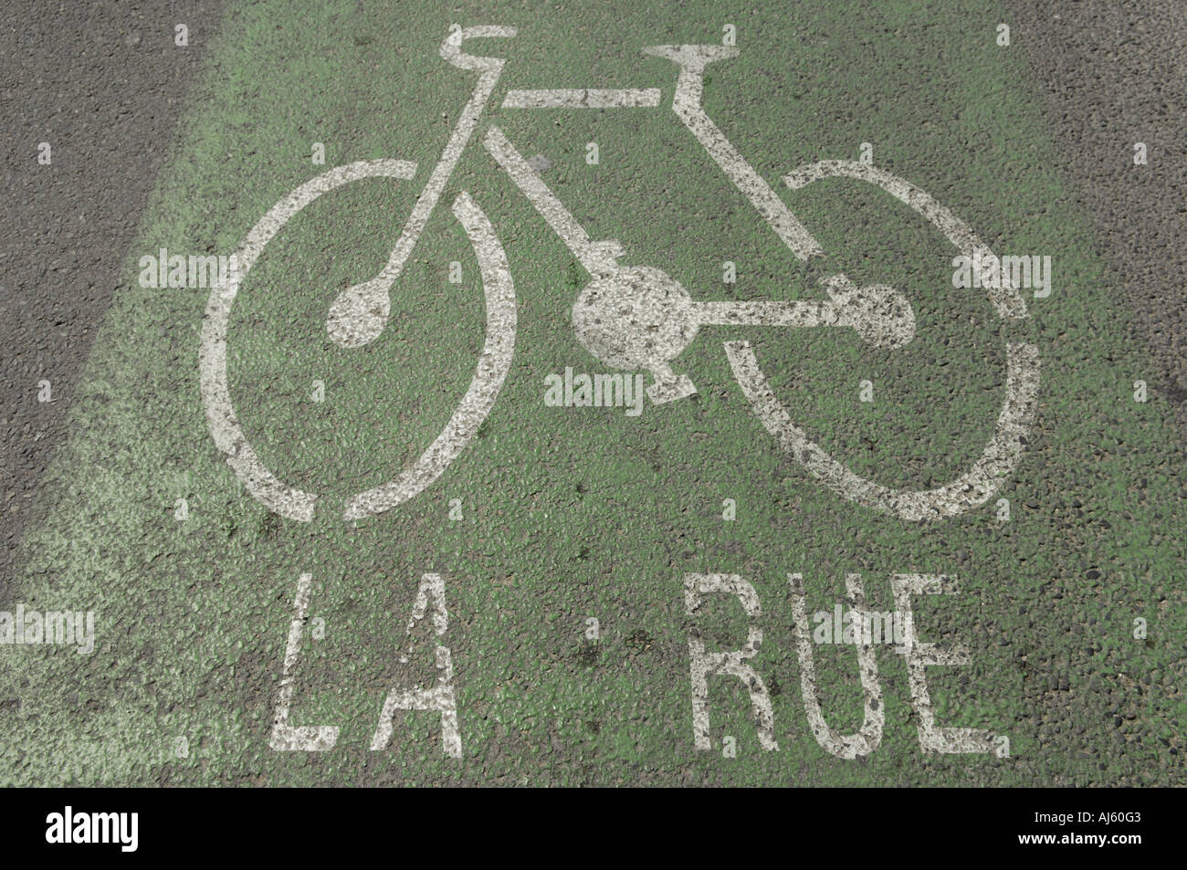 la rue cycleway bicycle route cyclepath road surface bike fouras ...