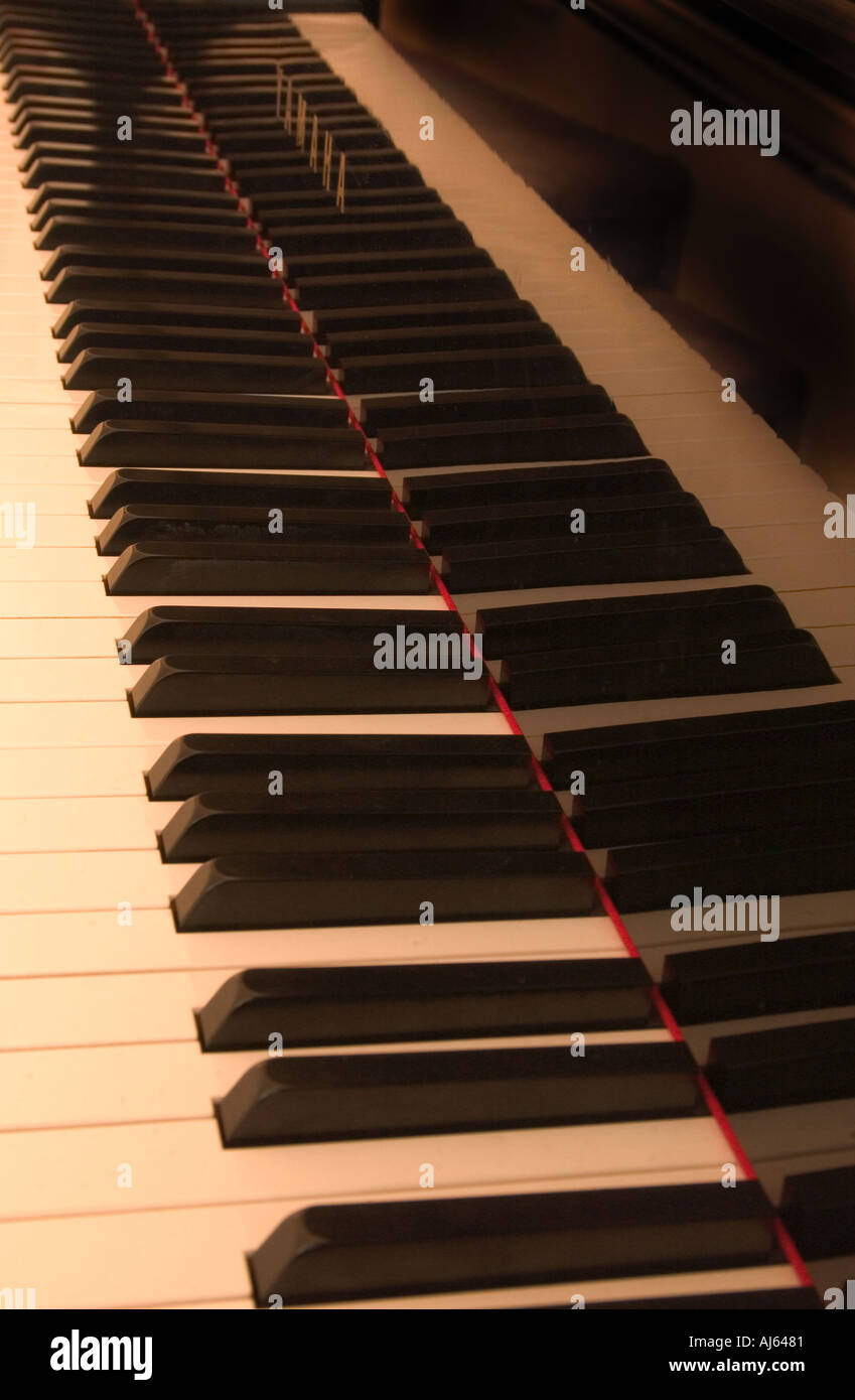 Stringed keyboard instrument hi-res stock photography and images - Alamy