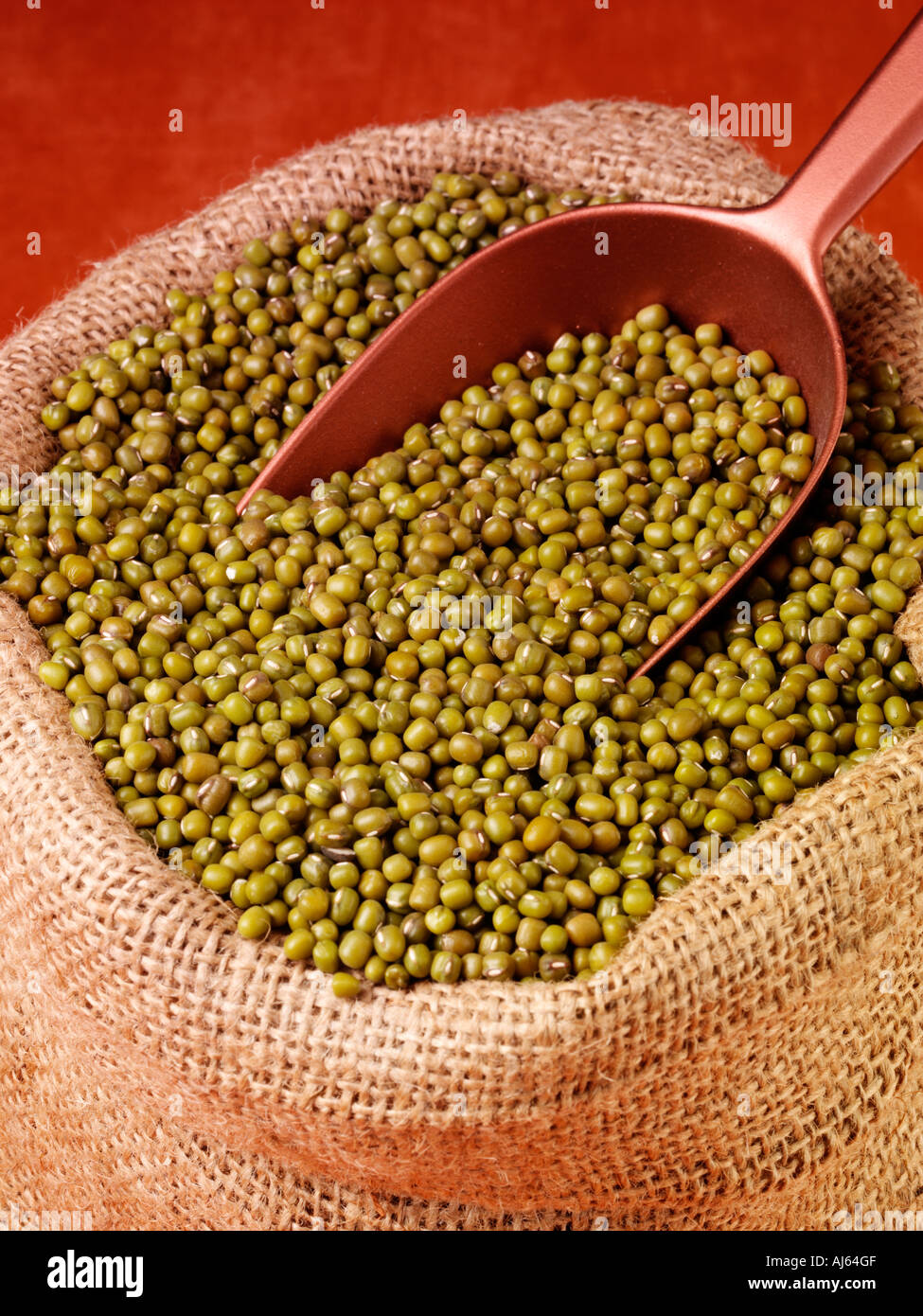 SACK OF GREEN MUNG BEANS Stock Photo - Alamy
