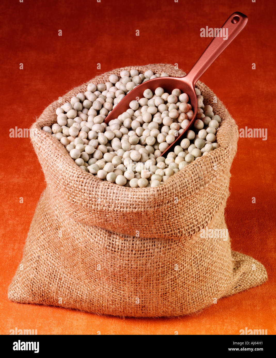 SACK OF DRIED GREEN PEAS Stock Photo - Alamy