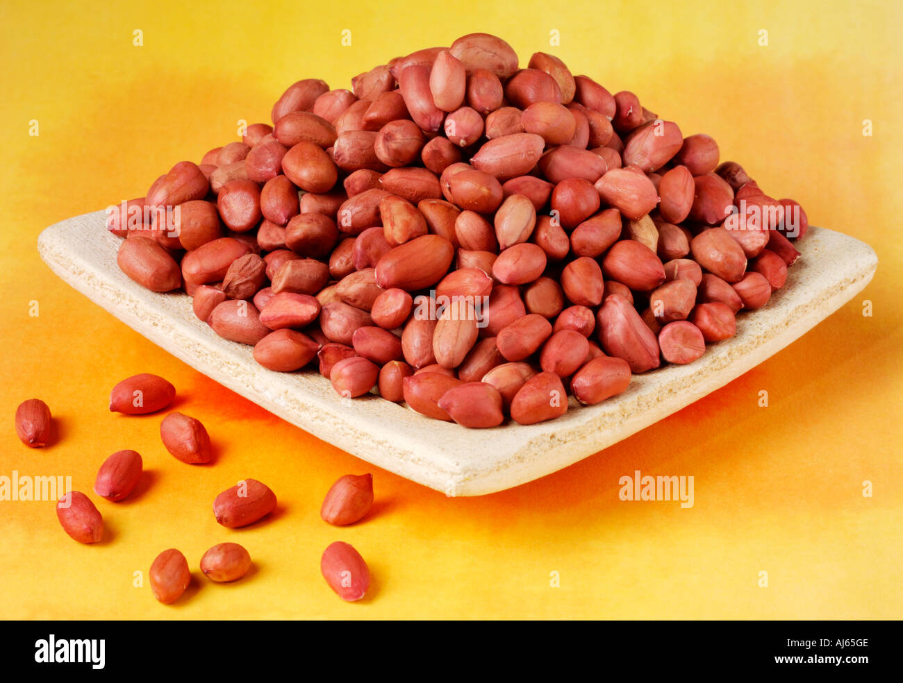 Peanut kernels hi-res stock photography and images - Alamy