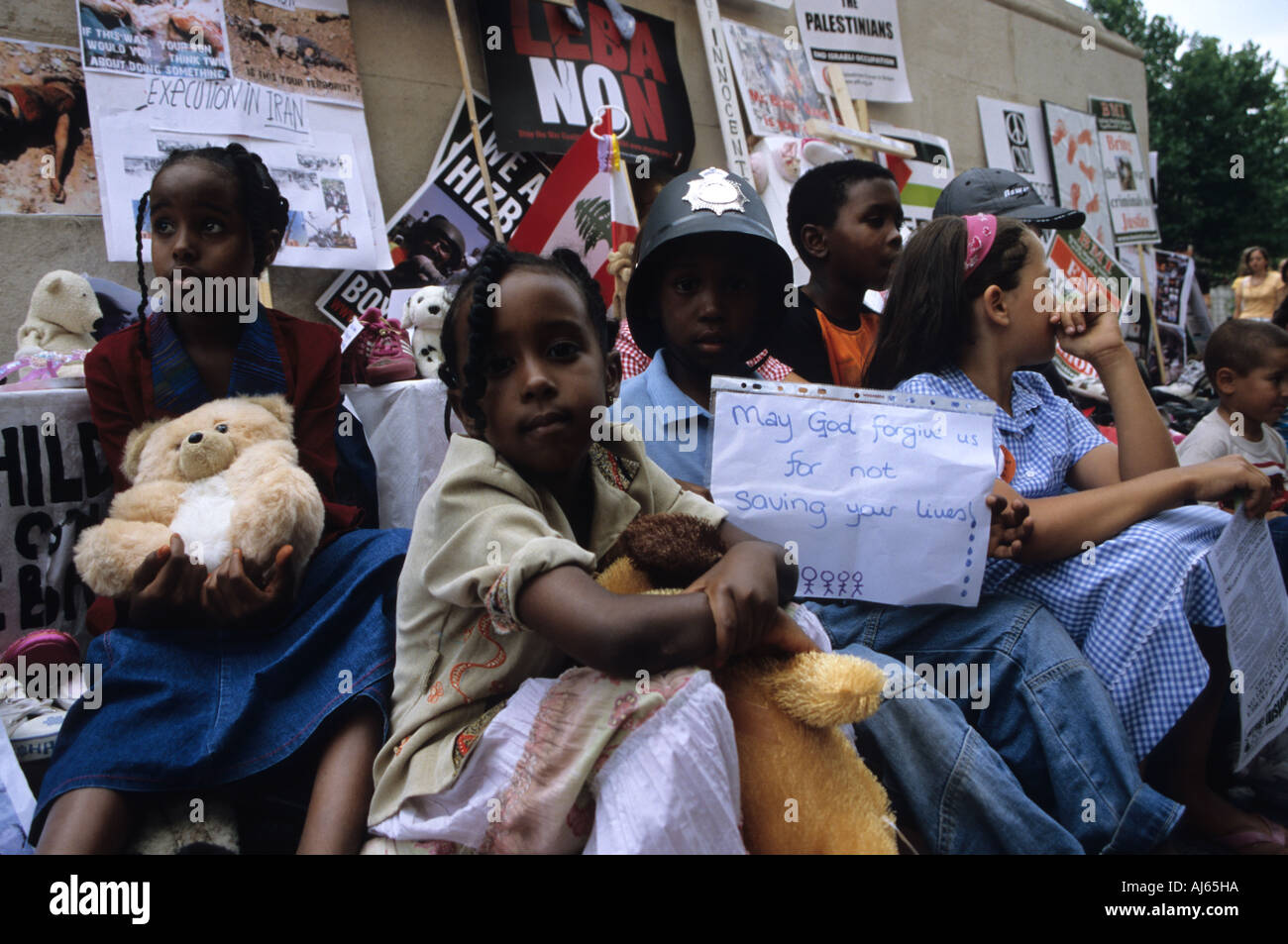 Iraq children war hi-res stock photography and images - Alamy