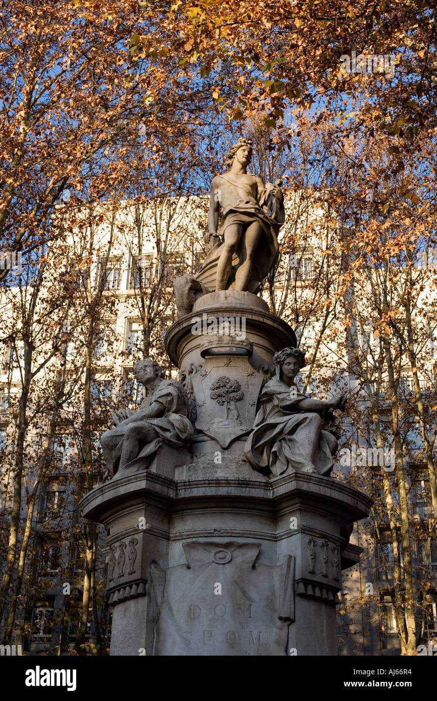 Madrid apollo fountain hi-res stock photography and images - Alamy