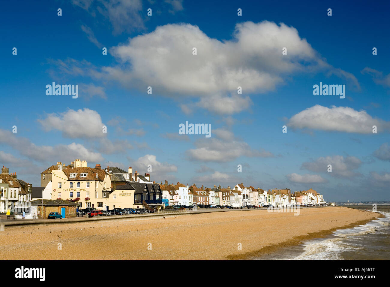 Kent beach resort hi-res stock photography and images - Alamy