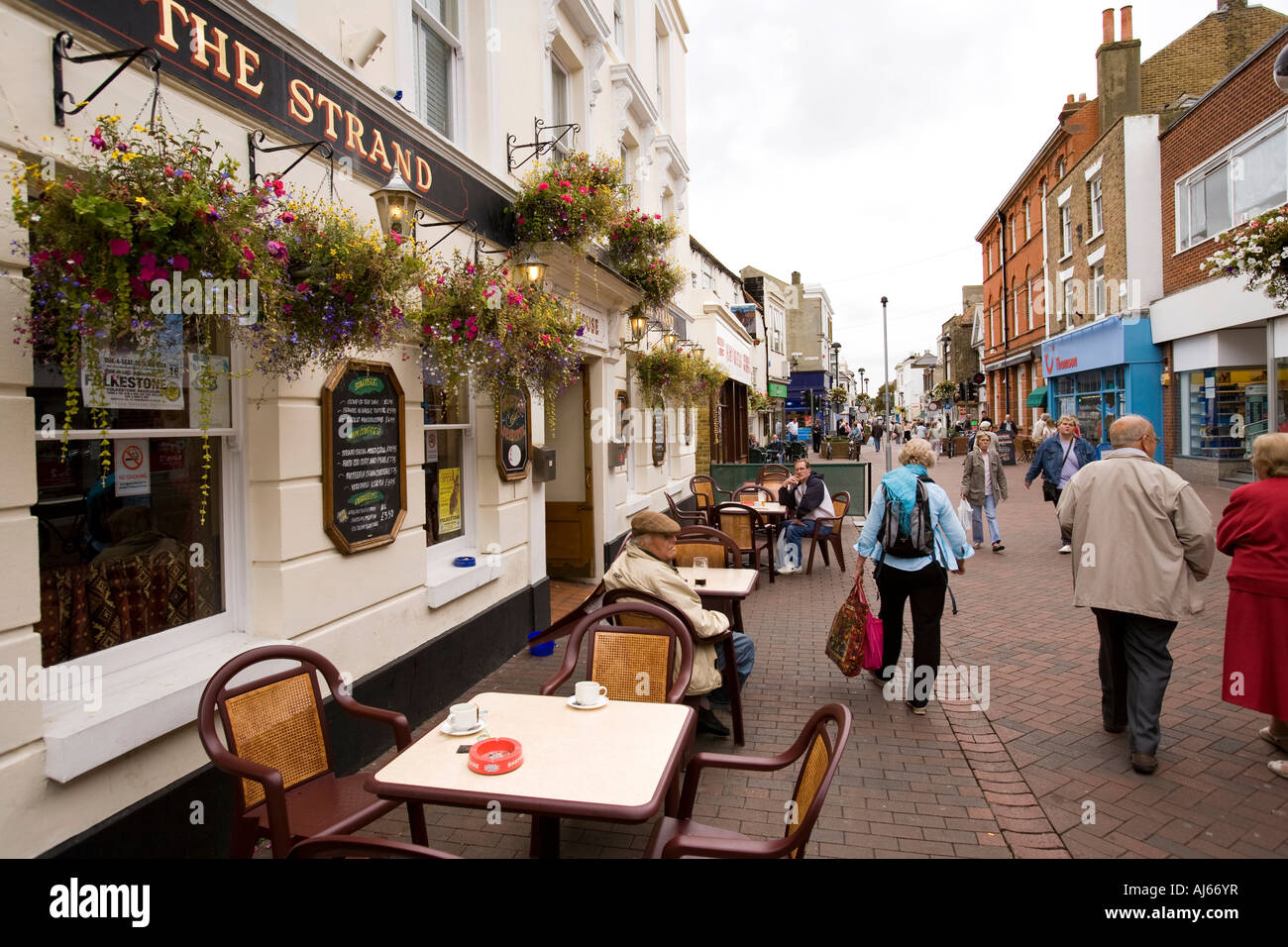UK Kent Deal High Street customers sat outside Strand Pub Stock Photo ...
